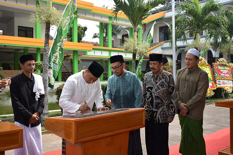 Pondok Pesantren SURYALAYA